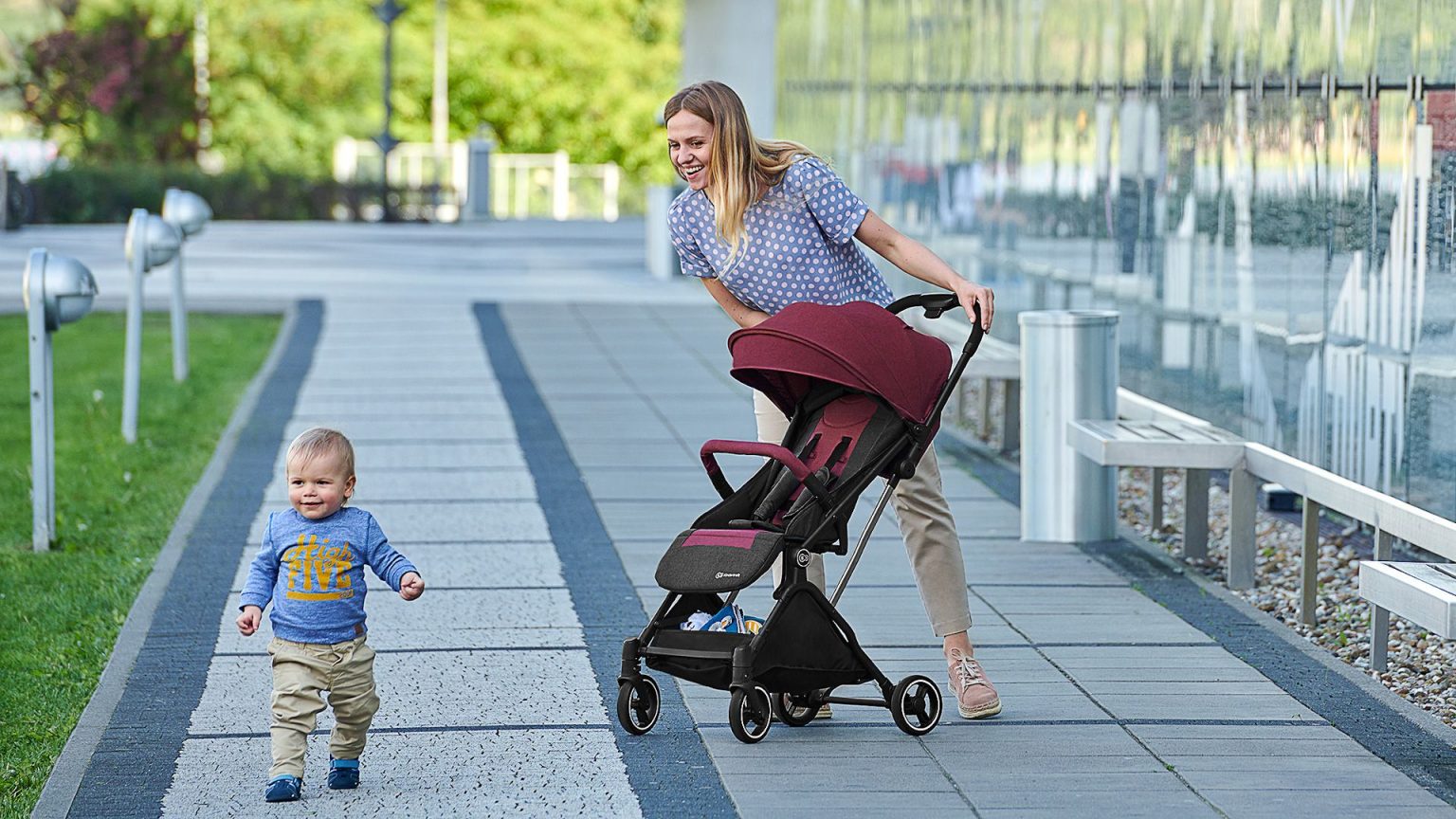 Les meilleures poussettes compactes [guide complet en 2021]